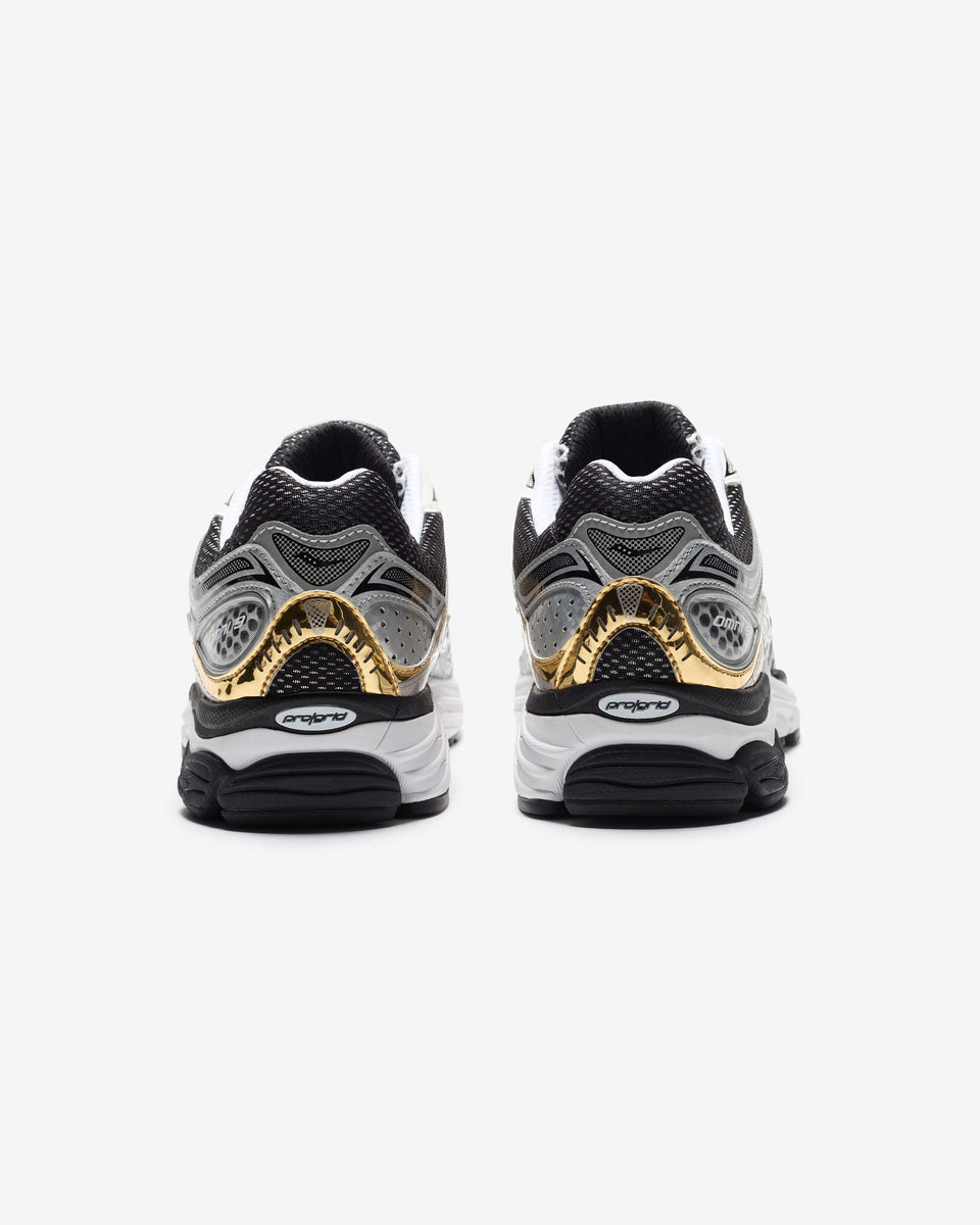 SAUCONY PROGRID ONMI 9 - SILVER/ GOLD – Undefeated