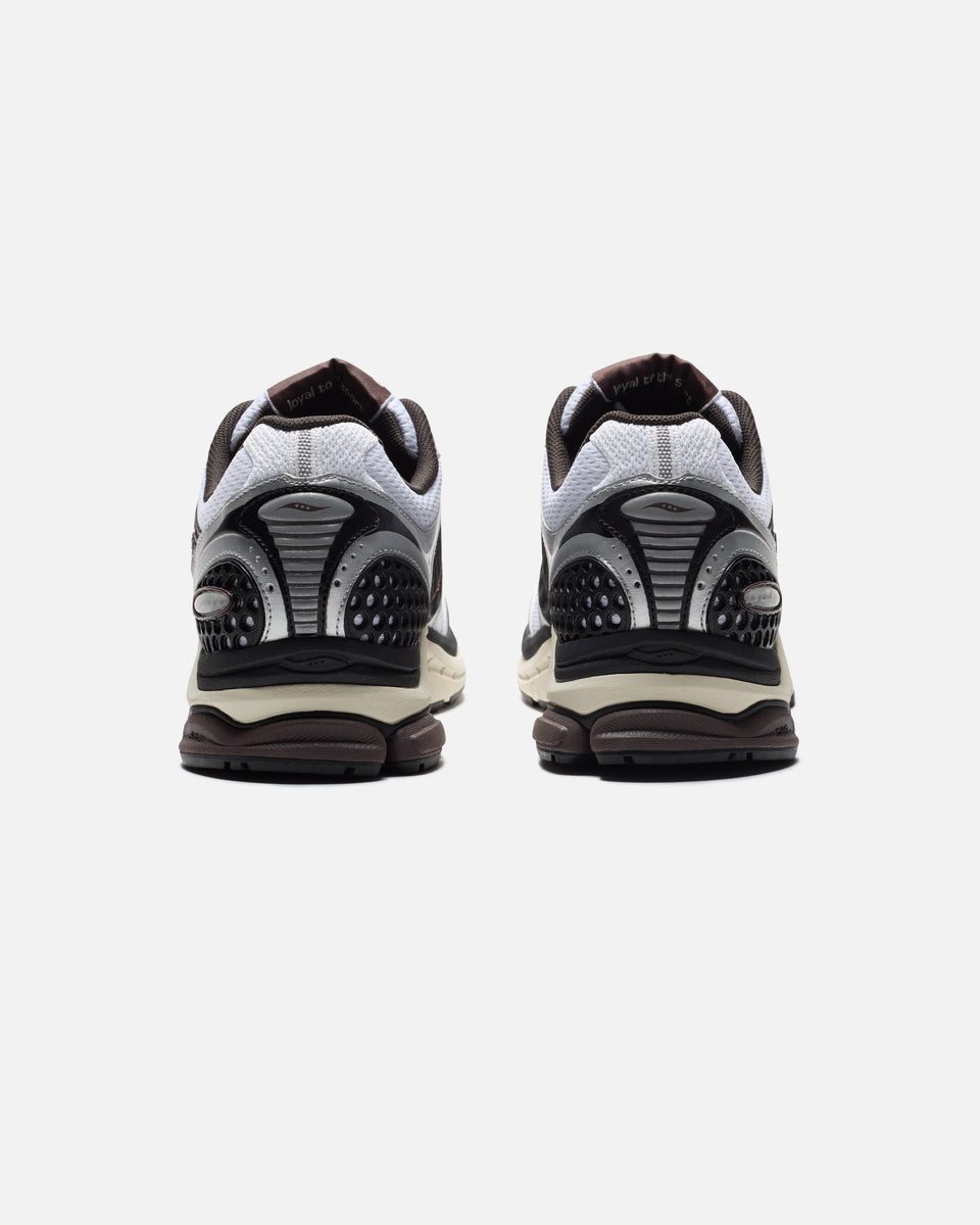 SAUCONY PROGRID TRIUMPH 4 - SILVER – Undefeated