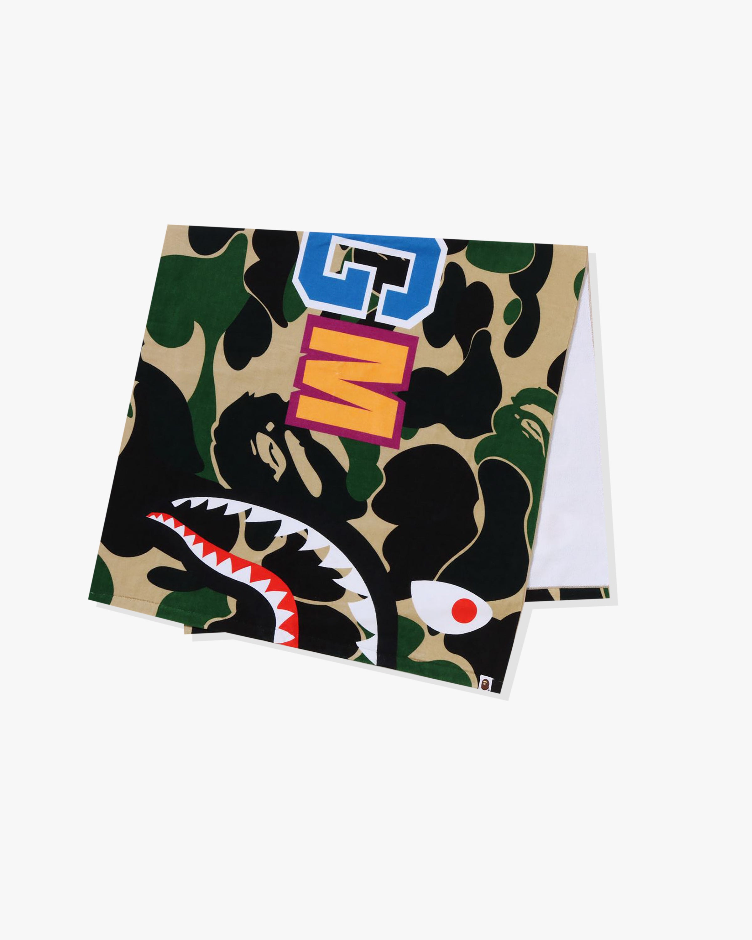 BAPE ABC CAMO SHARK BEACH TOWEL - GREEN – Undefeated