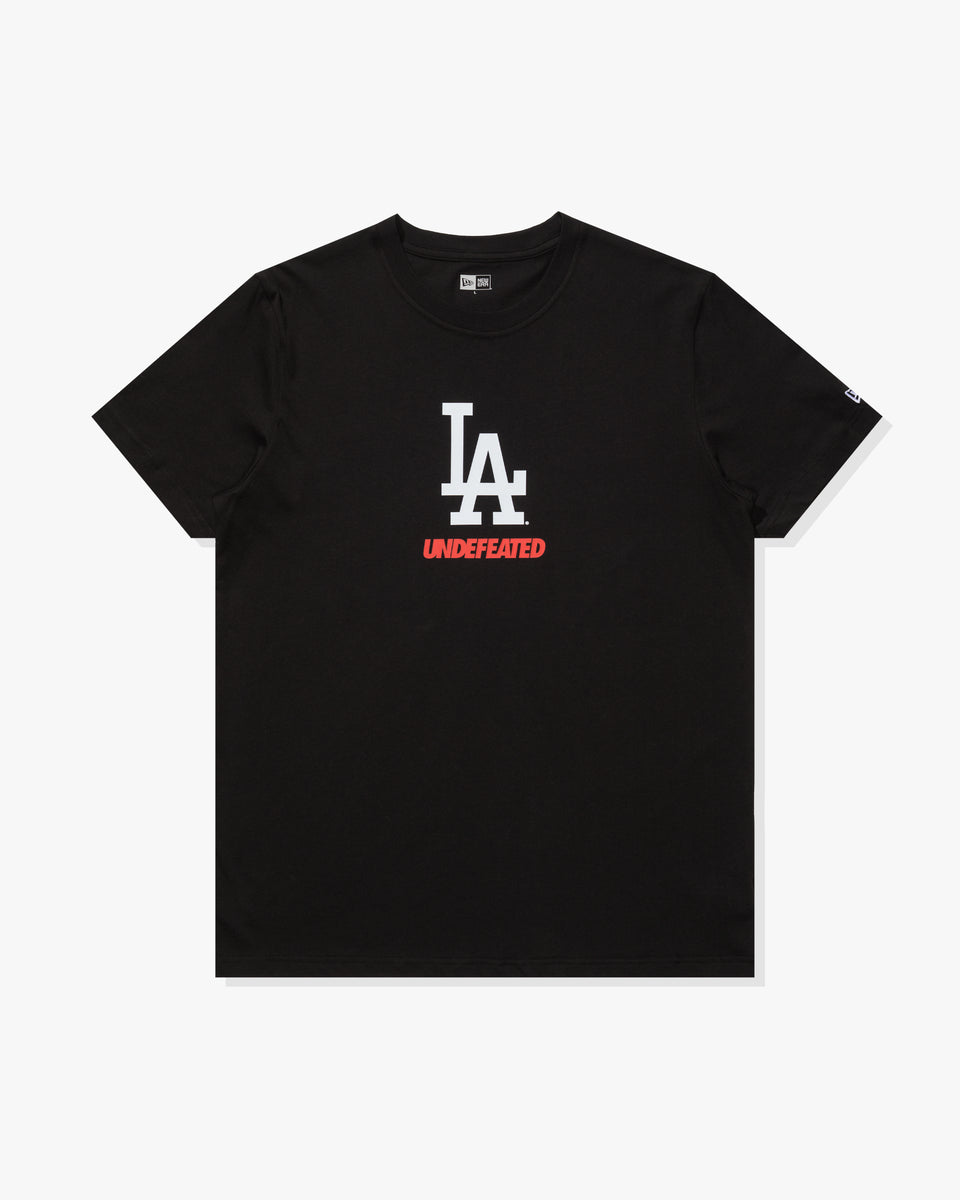 UNDEFEATED X NE X DODGERS STACKED LOGO S/S TEE – Undefeated