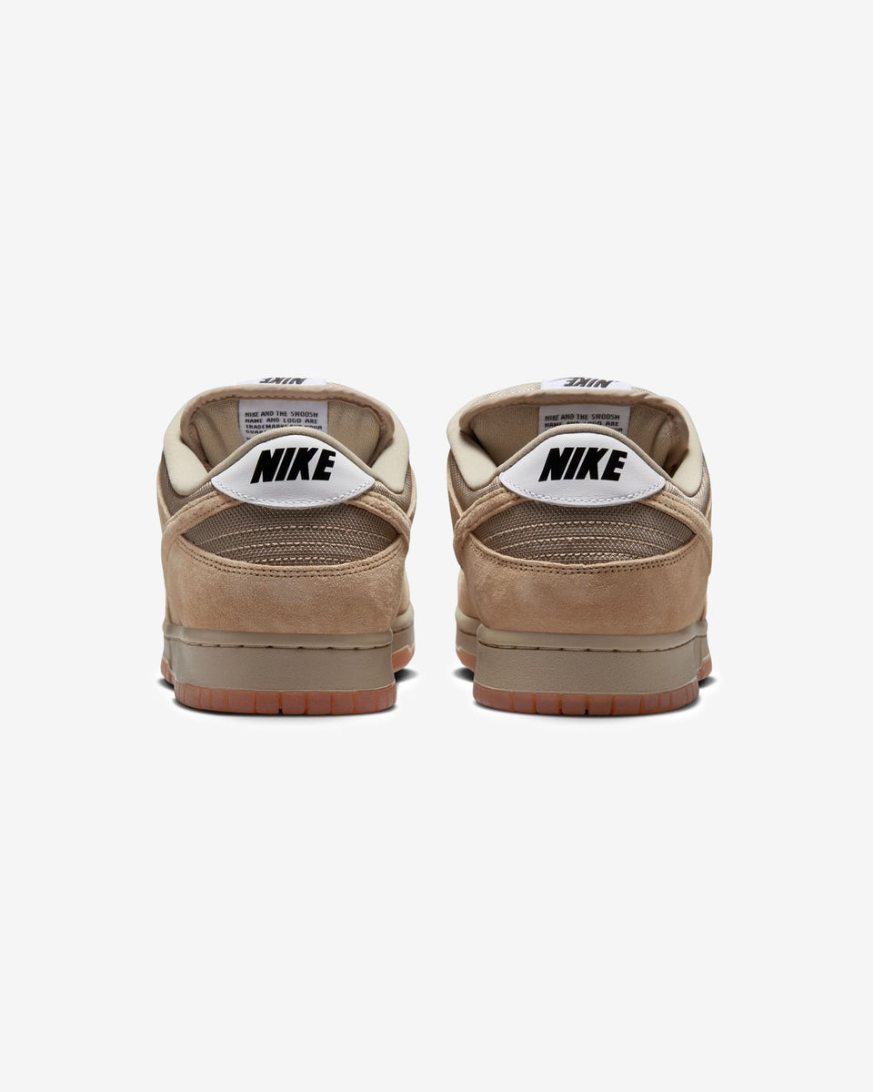 NIKE SB DUNK LOW PRO - PARACHUTEBEIGE – Undefeated